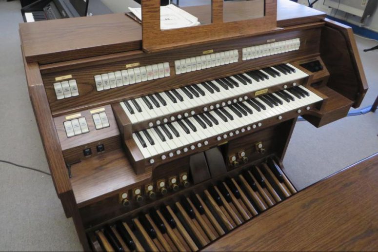 Prestige V_03 – Cotswold Organ Company | Digital Church Organs ...